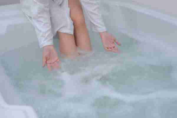 Effective Hydrotherapy Techniques for Pain Management | Wellness Garden